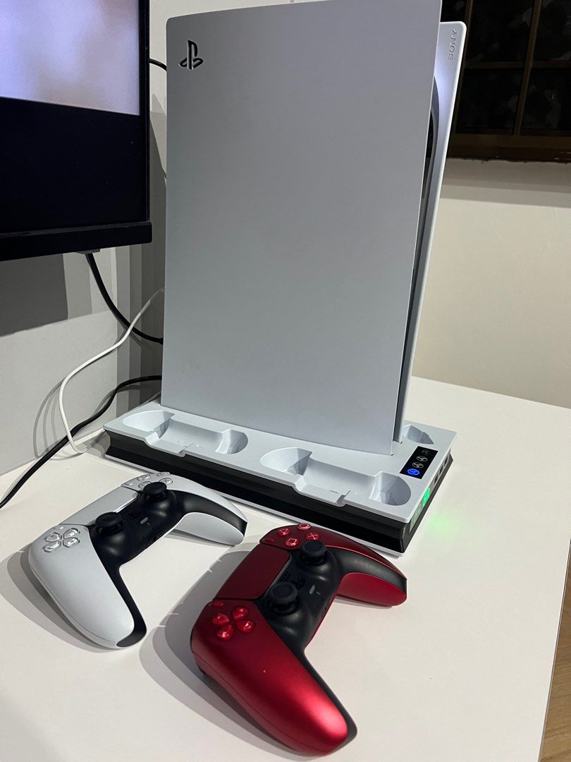 PS5 disc version 1TB with 2 controller and Disc FC24, Video Gaming, Video Game Consoles ...