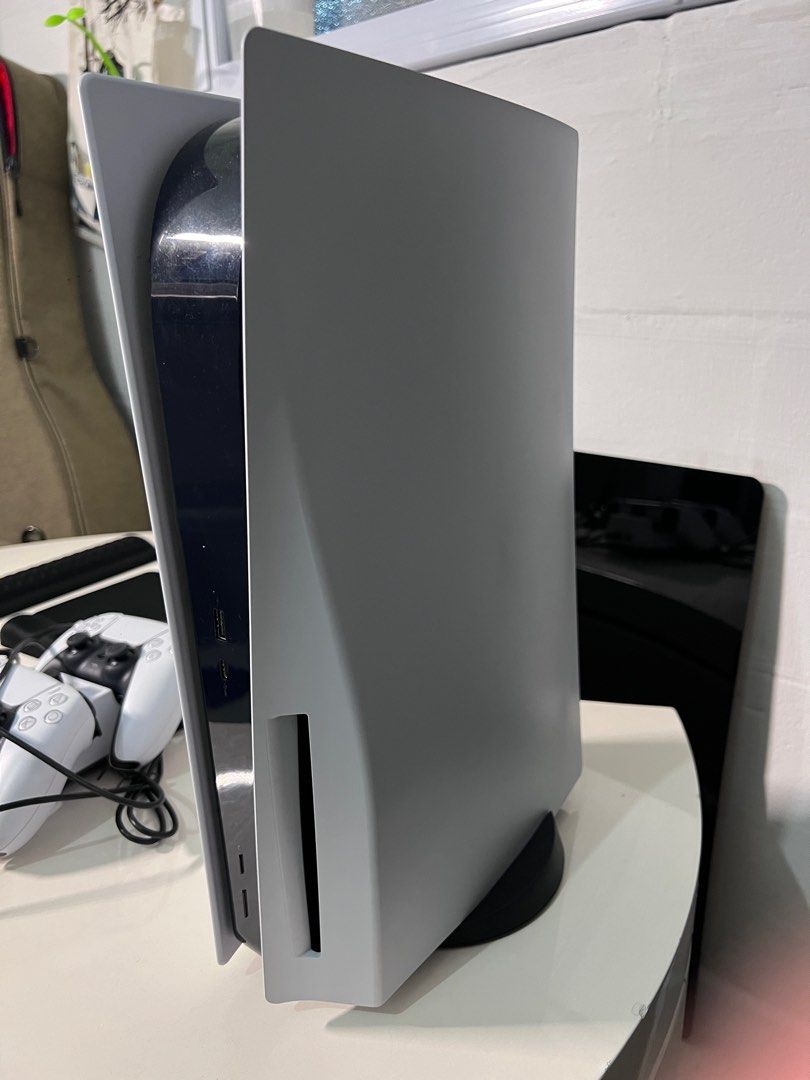 PS5 Seldom Used with 2 Free Controllers, Video Gaming, Video Game ...