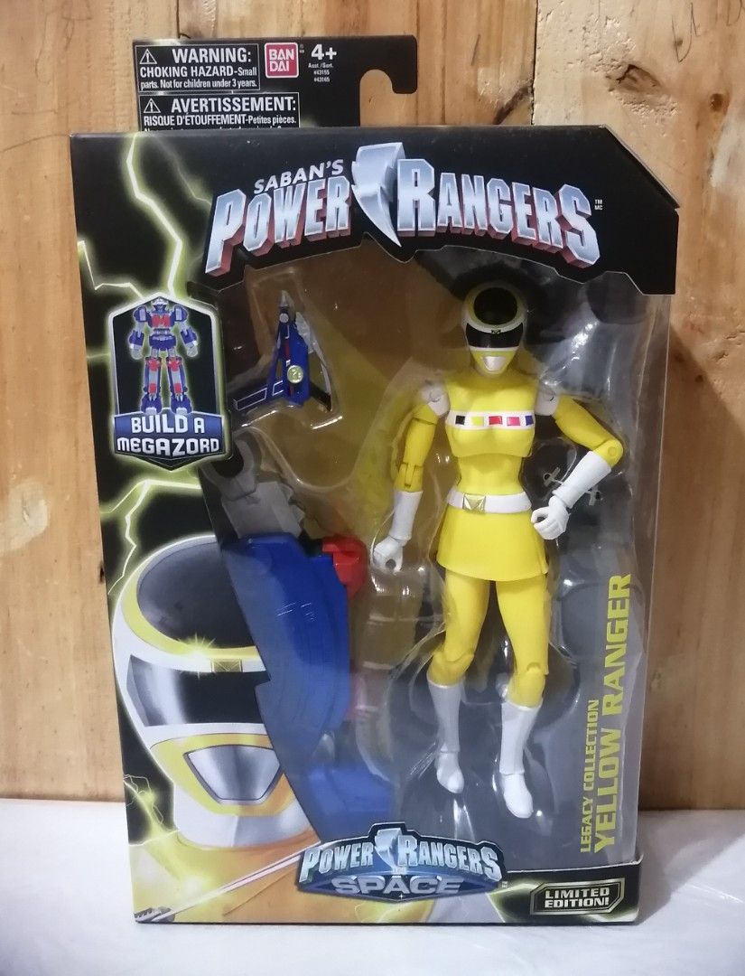 Saban's Power Rangers in Space Legacy Collection Yellow Ranger, Hobbies ...