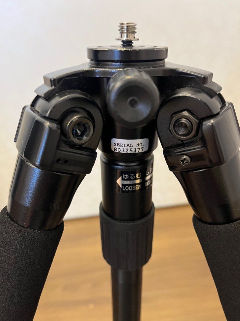 SLIK Carbon Fiber Tripod and Benro Camera Mount, Photography ...