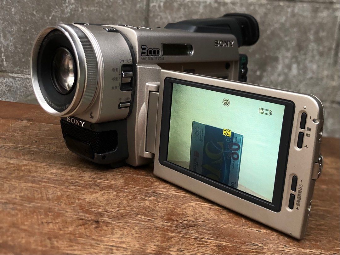 SONY DCR TRV-900 Mini DV Camcorder (1998), Photography, Video Cameras ...