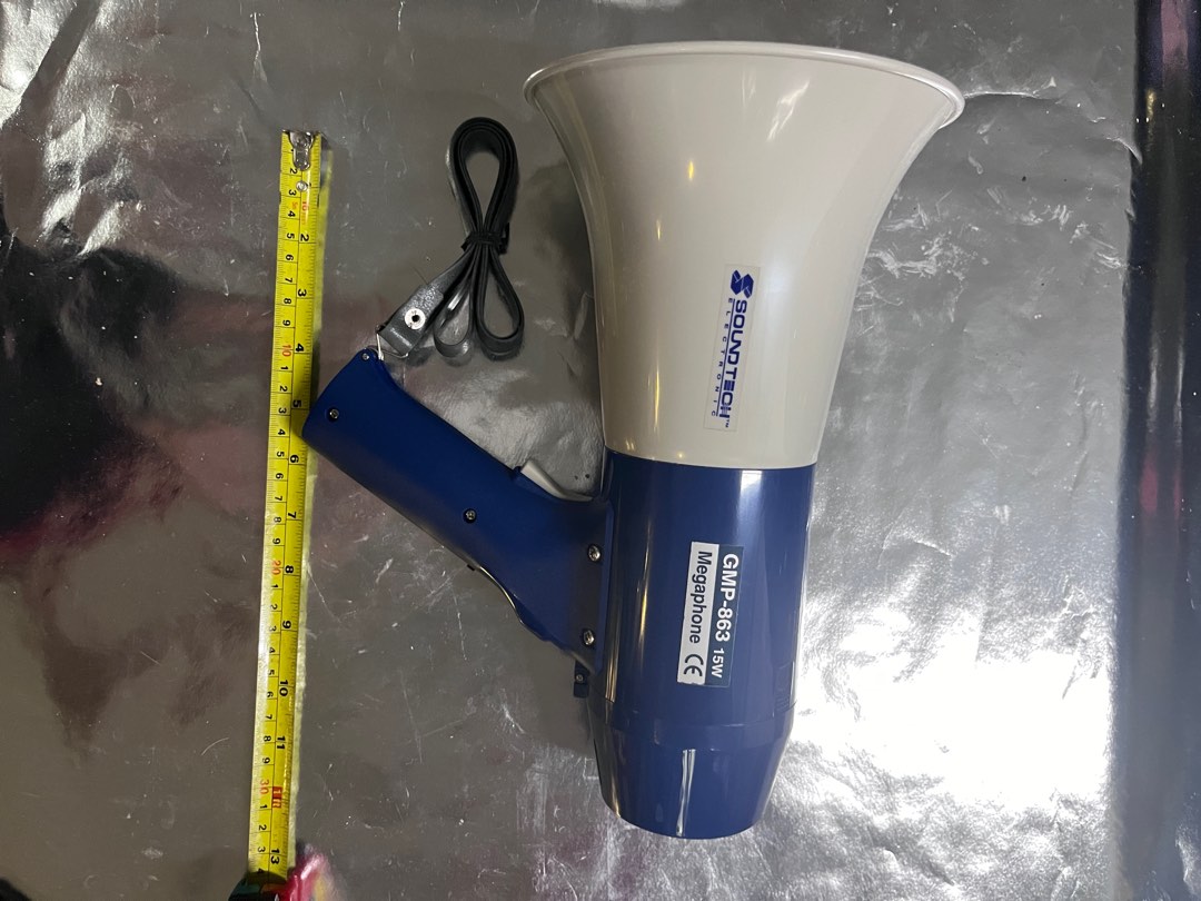 Soundtech 15watt megaphone hailer announcement speaker, Hobbies & Toys ...