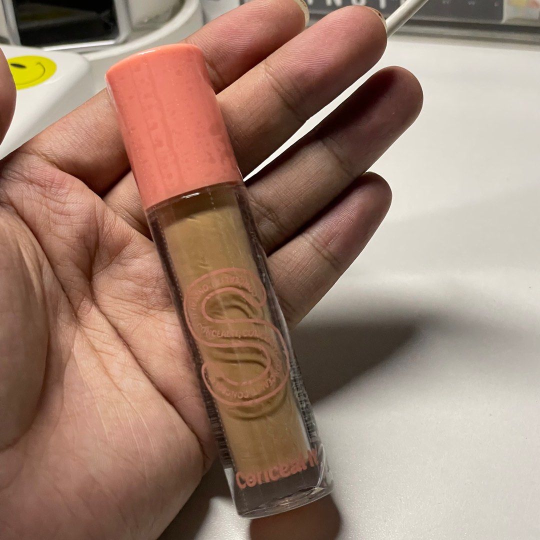 Squad Concealer in Cm2, Beauty & Personal Care, Face, Makeup on Carousell