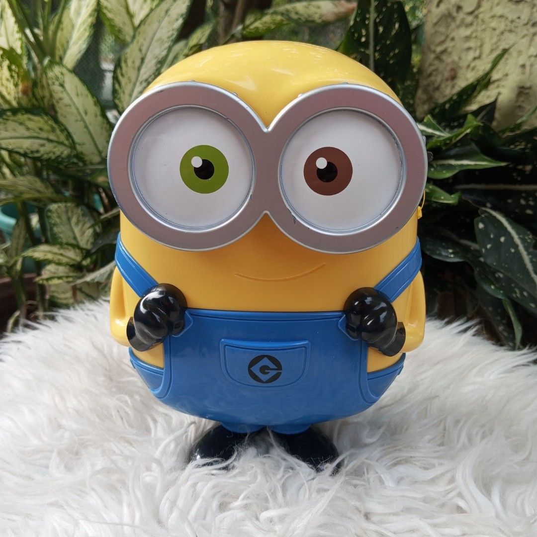 Universal Studios Japan Despicable Me MINIONS Bob the Minion Piggy Coin ...