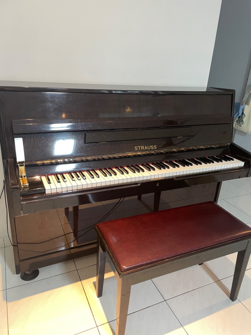 Used piano with soft closing cover, Hobbies & Toys, Music & Media ...