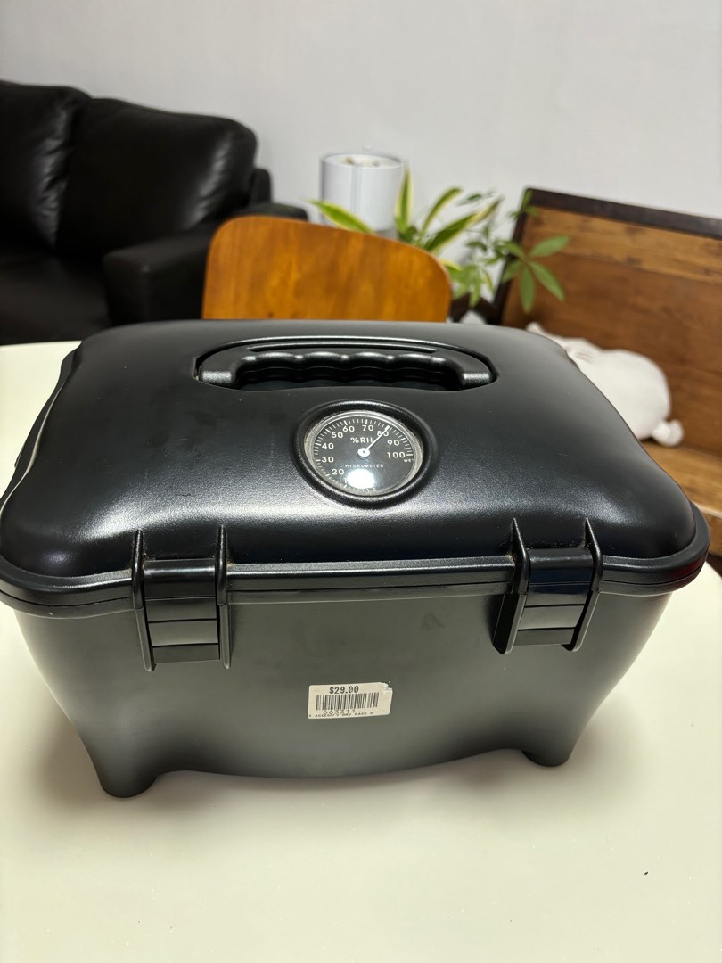 Vacuum camera storage container (dry box), Photography, Photography ...