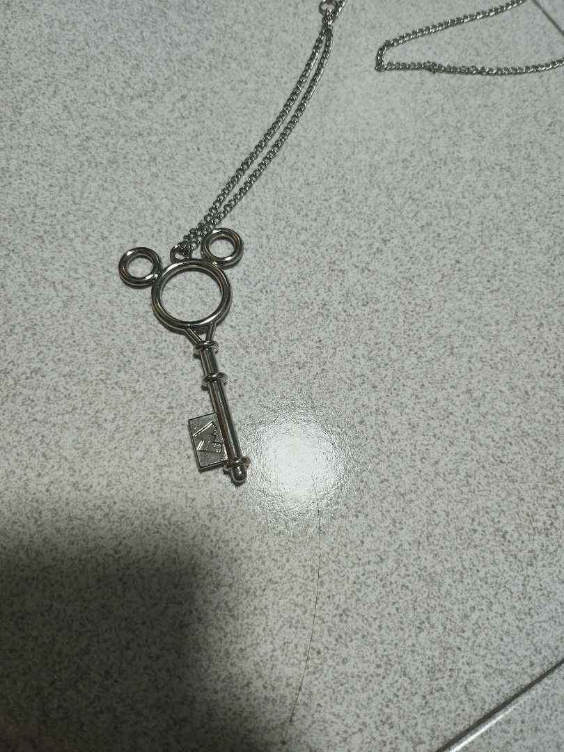 vintage mickey mouse disney key chains and necklace, Hobbies & Toys ...