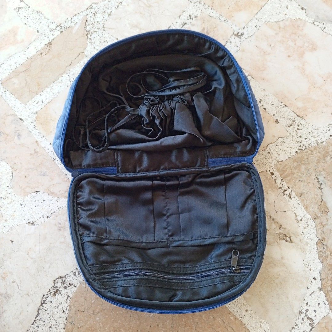 Clam Shell Satin Blue Curve Spacious Make-up Cosmetic Skincare Bath ...