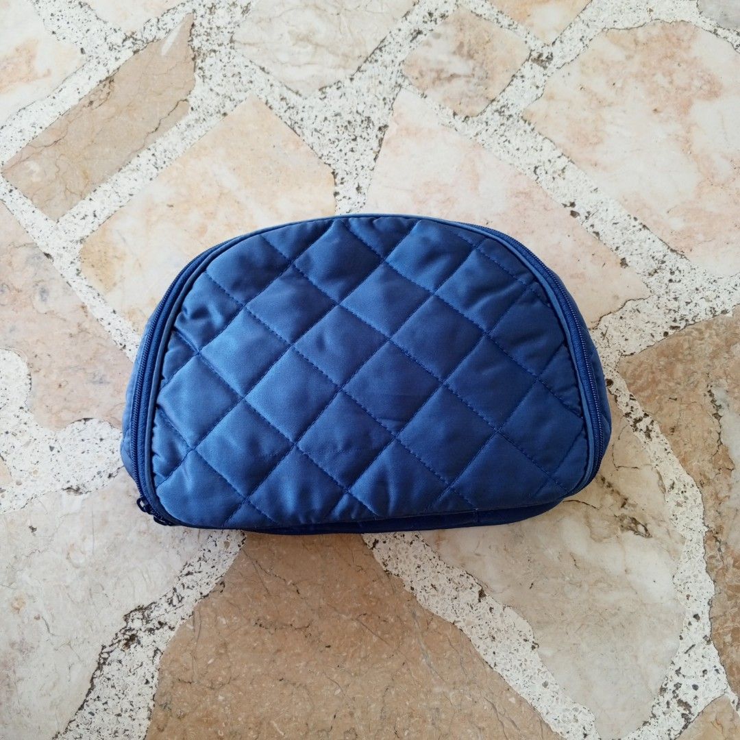 Clam Shell Satin Blue Curve Spacious Make-up Cosmetic Skincare Bath ...