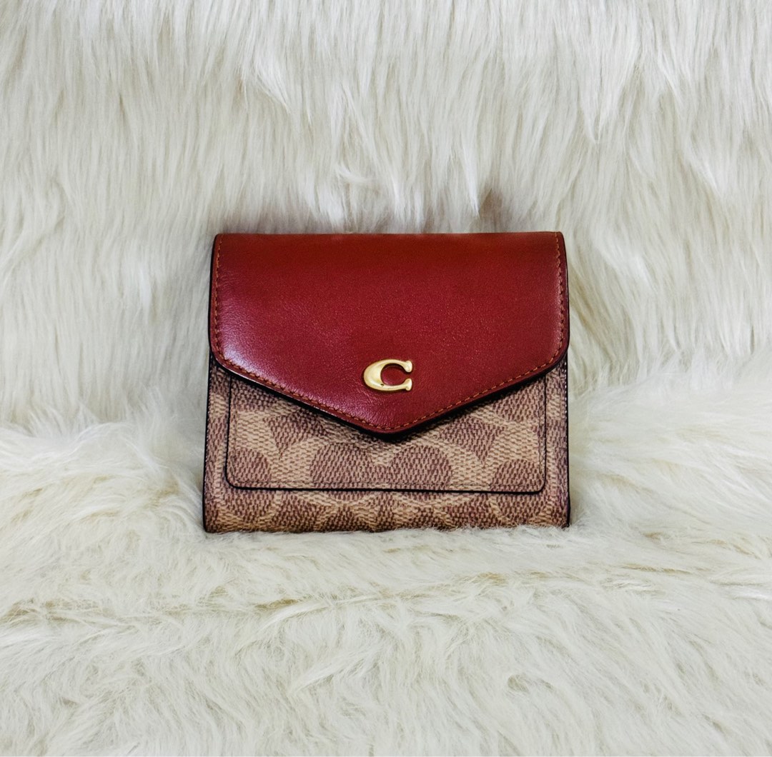Coach Retail Wallet, Luxury, Bags & Wallets on Carousell