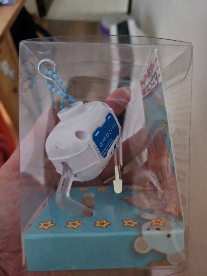CRANE MACHINE CLAW KEYCHAIN, Hobbies & Toys, Toys & Games on Carousell