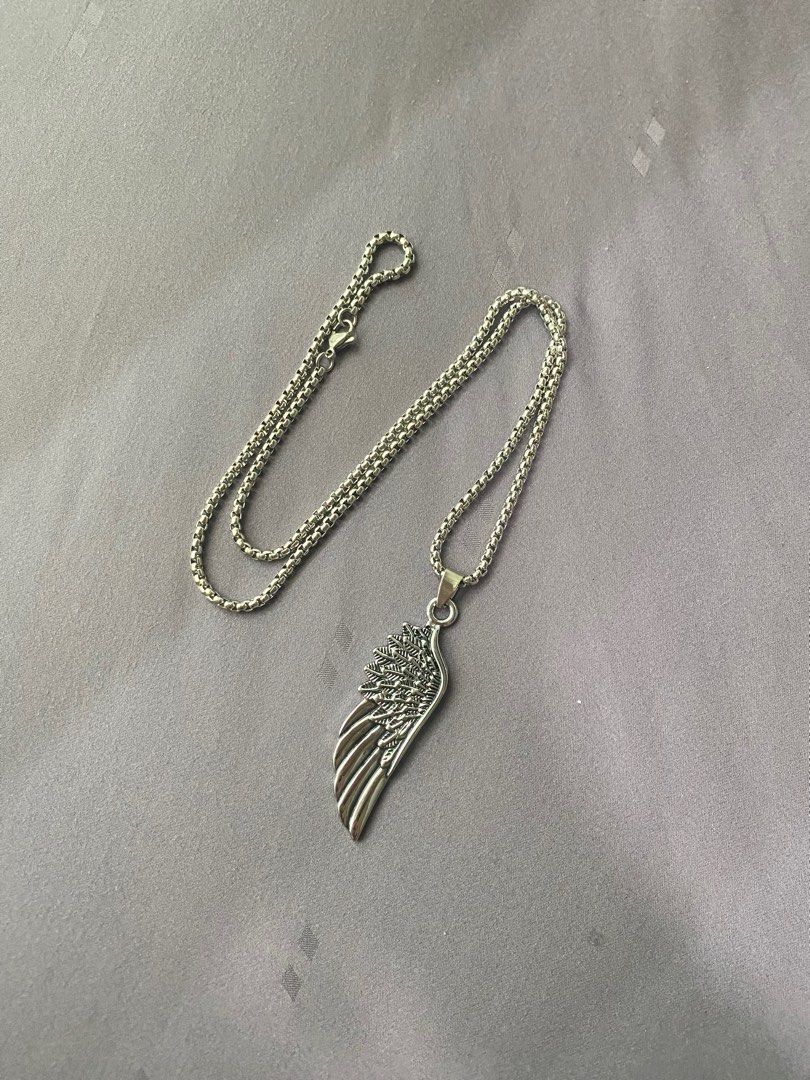 Feather Chain Necklace, Men's Fashion, Watches & Accessories, Jewelry ...