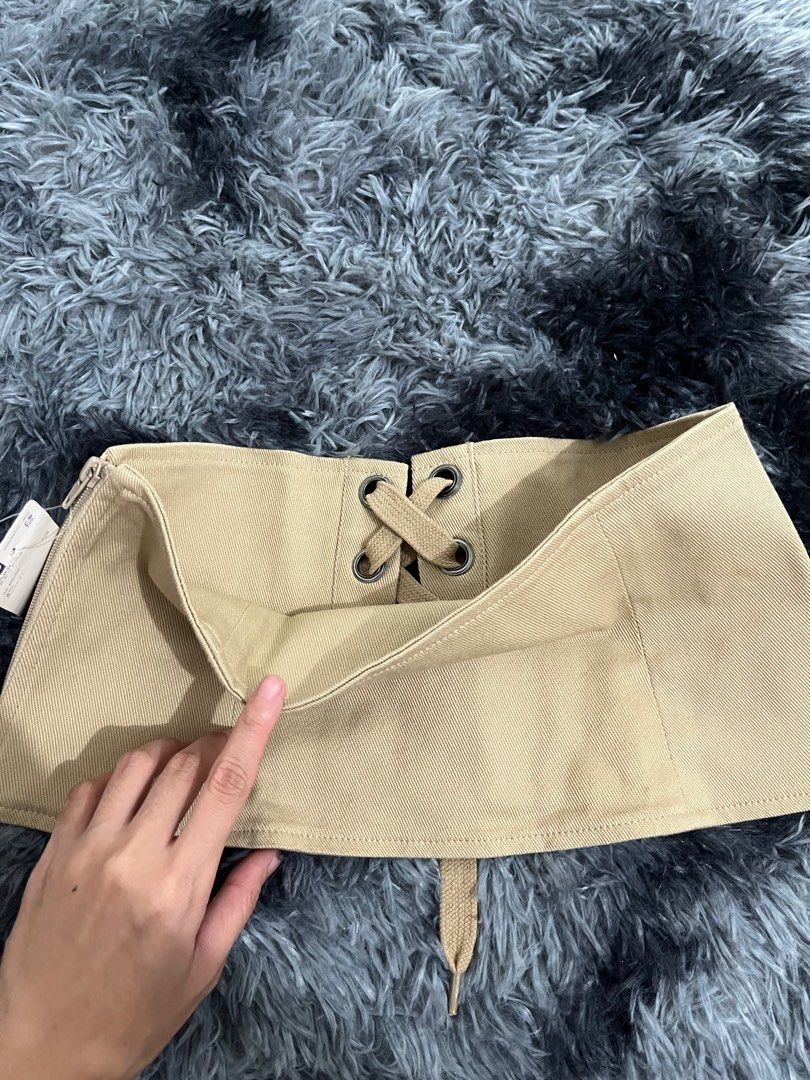 GU Y2k tube/corset belt (BEIGE), Women's Fashion, Tops, Others Tops on Carousell