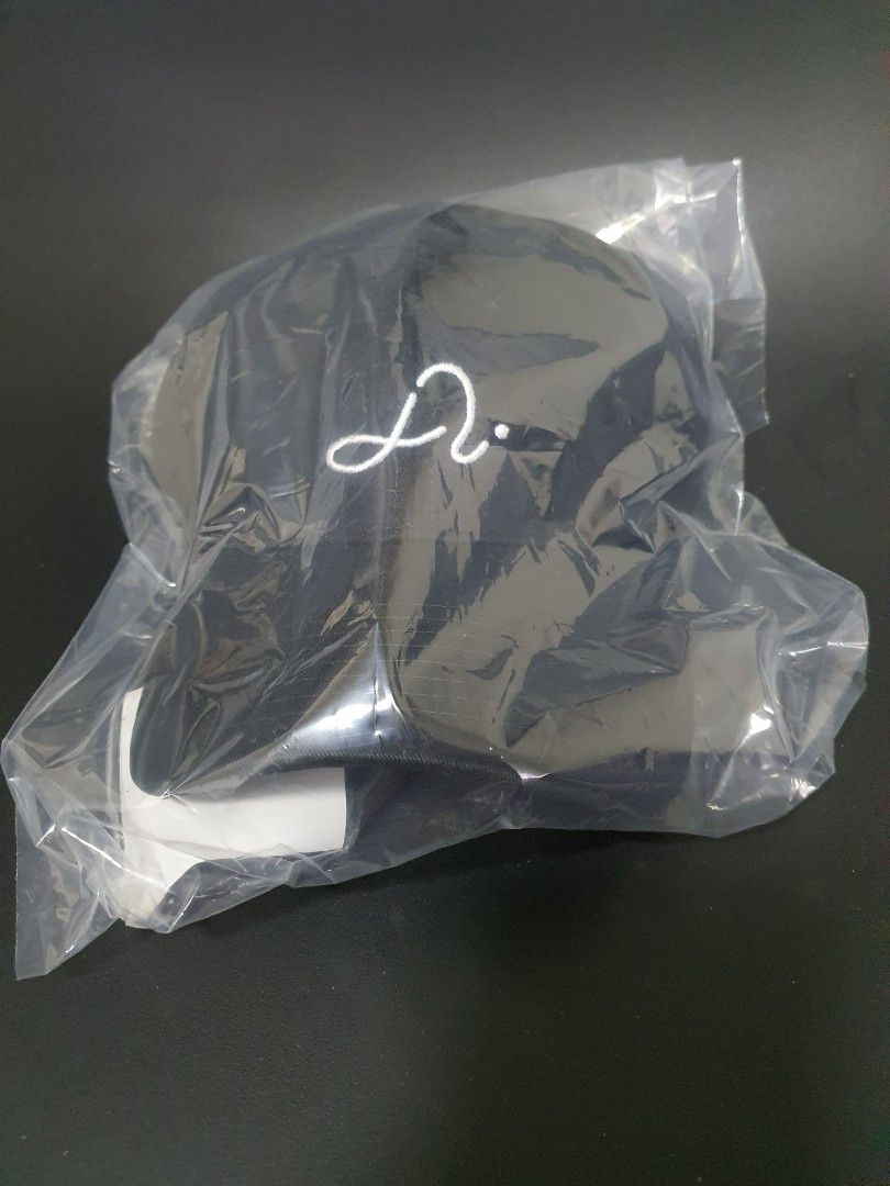 Hololive Azki Cap, Hobbies & Toys, Memorabilia & Collectibles, Fan ...