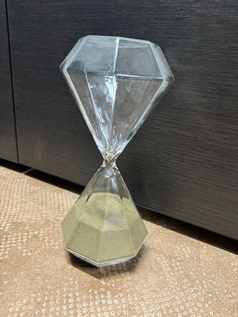 Hourglass timer, Furniture & Home Living, Home Decor, Clocks on Carousell