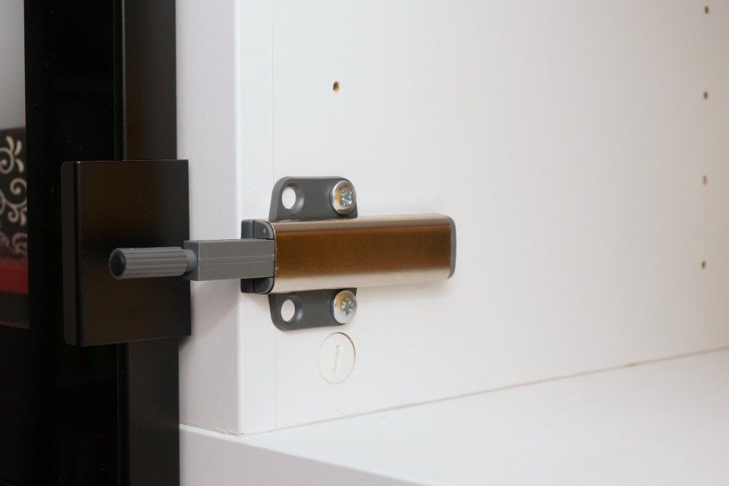 IKEA Besta Soft Close Hinges, Furniture & Home Living, Furniture ...