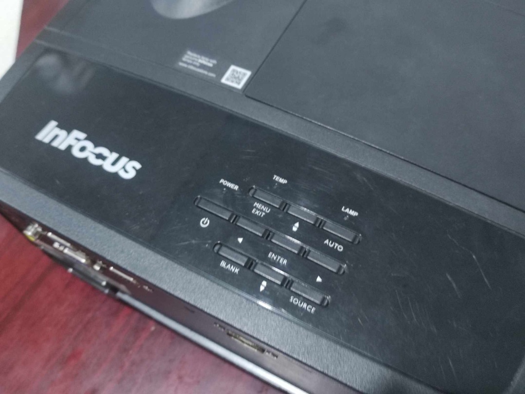 InFocus IN112x Used Projector, TV & Home Appliances, TV & Entertainment ...