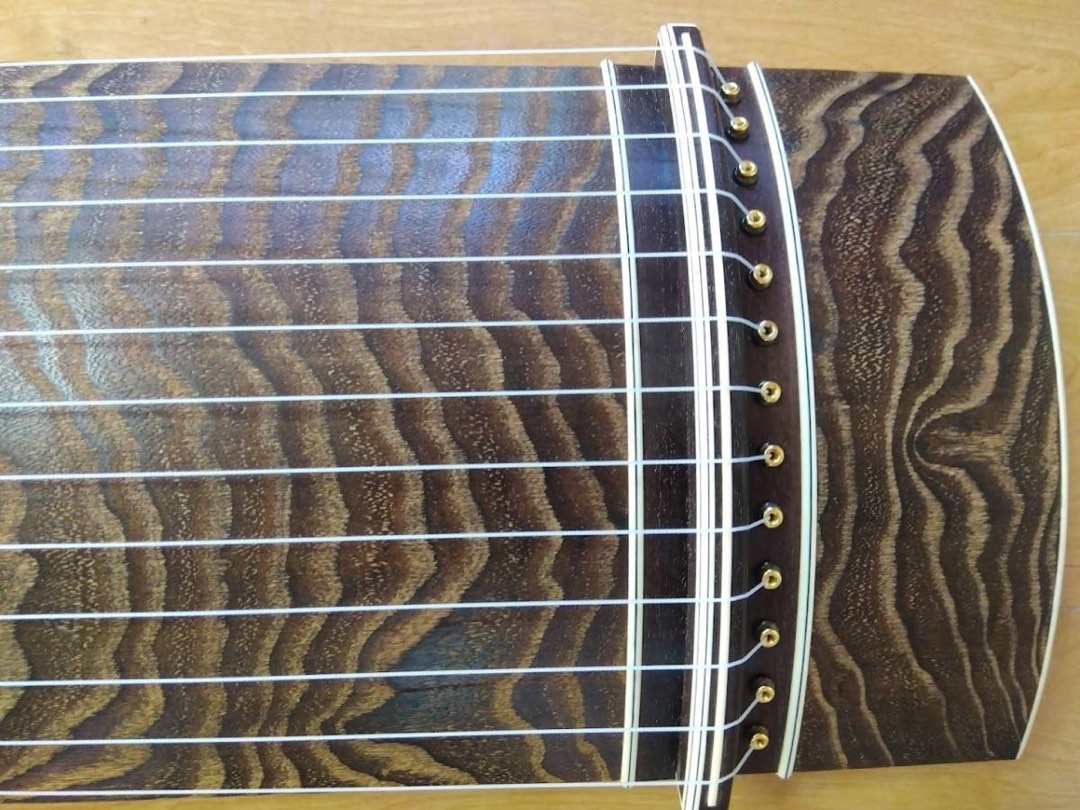 Japanese koto 日本古筝, Hobbies & Toys, Music & Media, Musical Instruments ...
