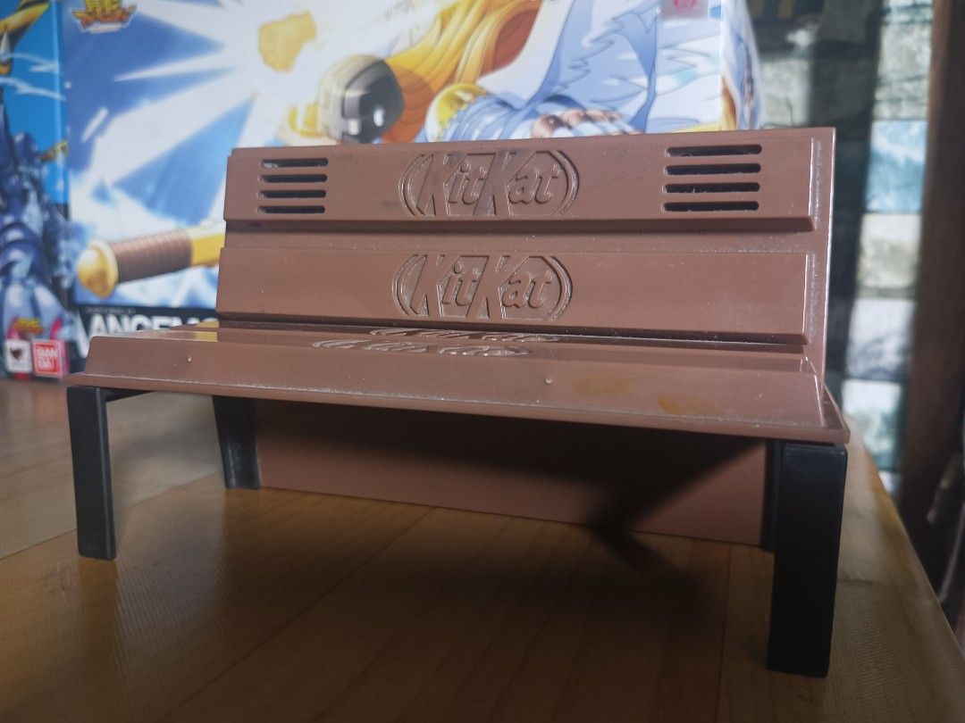 Kitkat Bench as is, Hobbies & Toys, Toys & Games on Carousell
