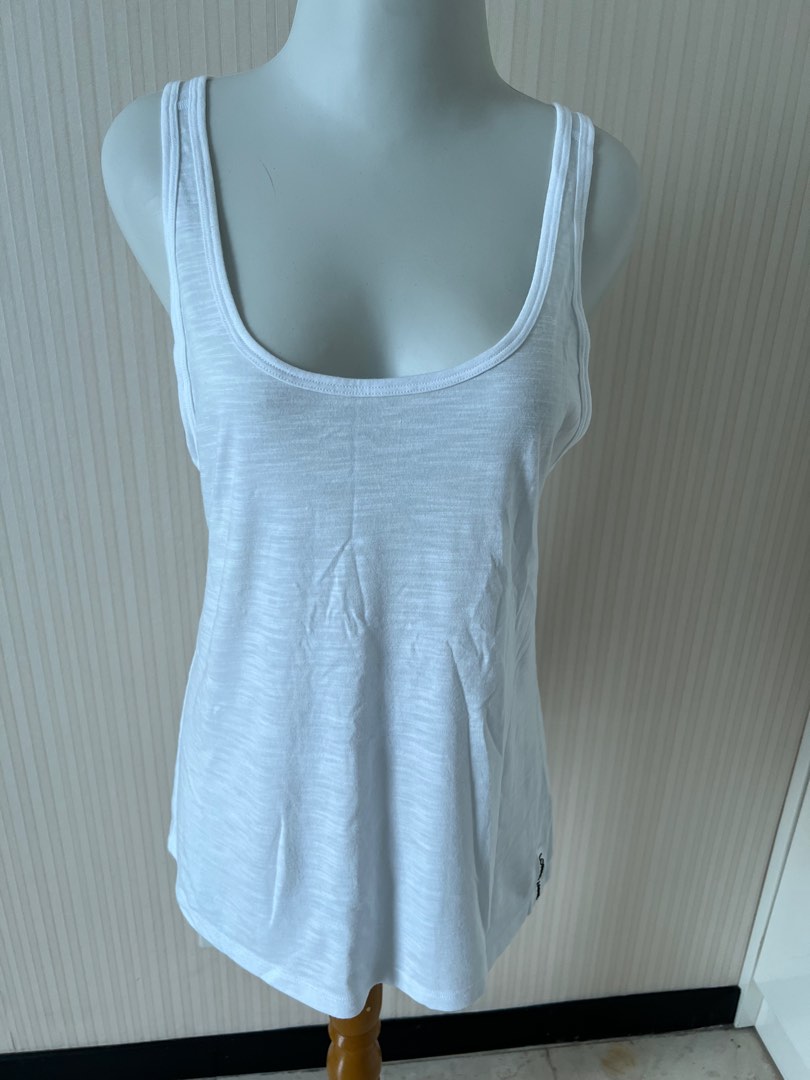 lorna jane Top, Fesyen Wanita, Pakaian Wanita, Atasan di Carousell