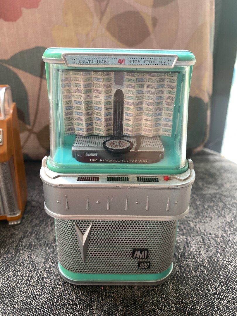 Mini jukebox with lights and music, Hobbies & Toys, Music & Media ...