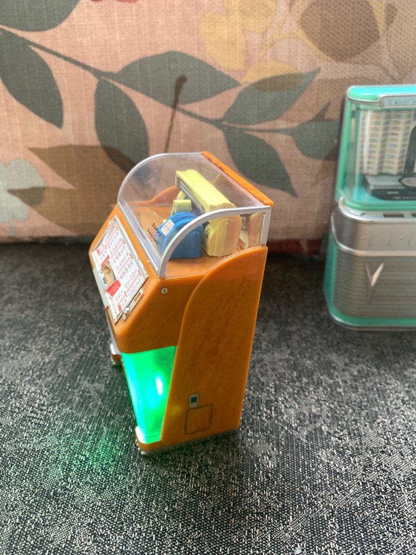 Mini jukebox with lights and music, Hobbies & Toys, Music & Media ...