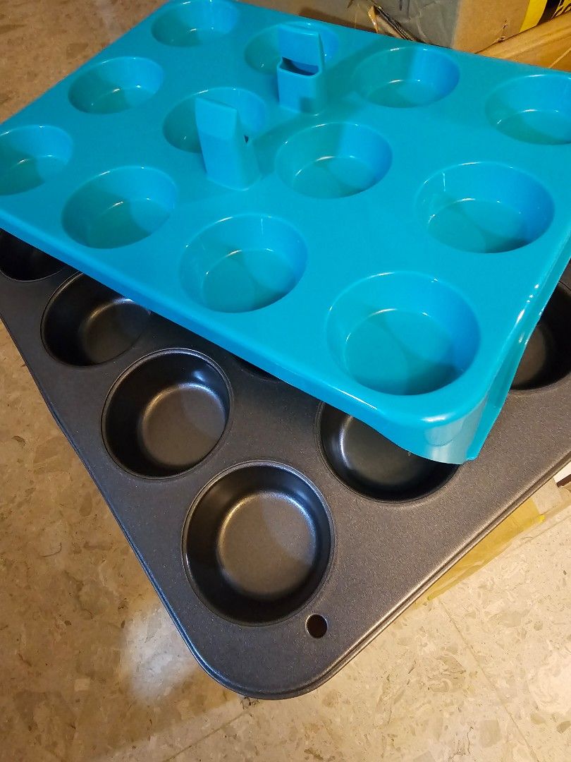 Muffin carrier (24) with a muffin bake tray, Furniture & Home Living ...