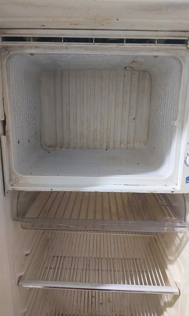 Old refrigerator, TV & Home Appliances, Kitchen Appliances ...