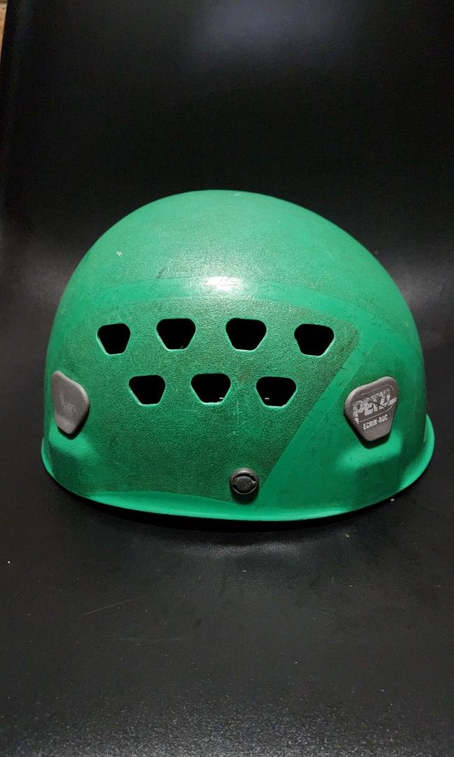 Petzl Ecrin ROC, Sports Equipment, Hiking & Camping on Carousell