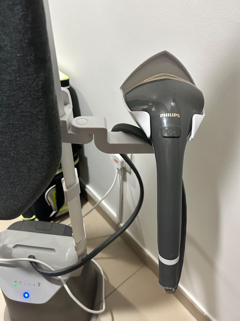 Philips clothes steamer and iron, TV & Home Appliances, Irons ...