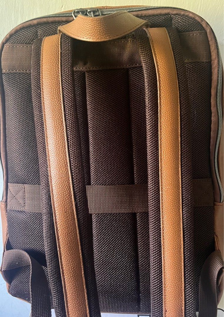 Samsonite leather backpack, Men's Fashion, Bags, Backpacks on Carousell