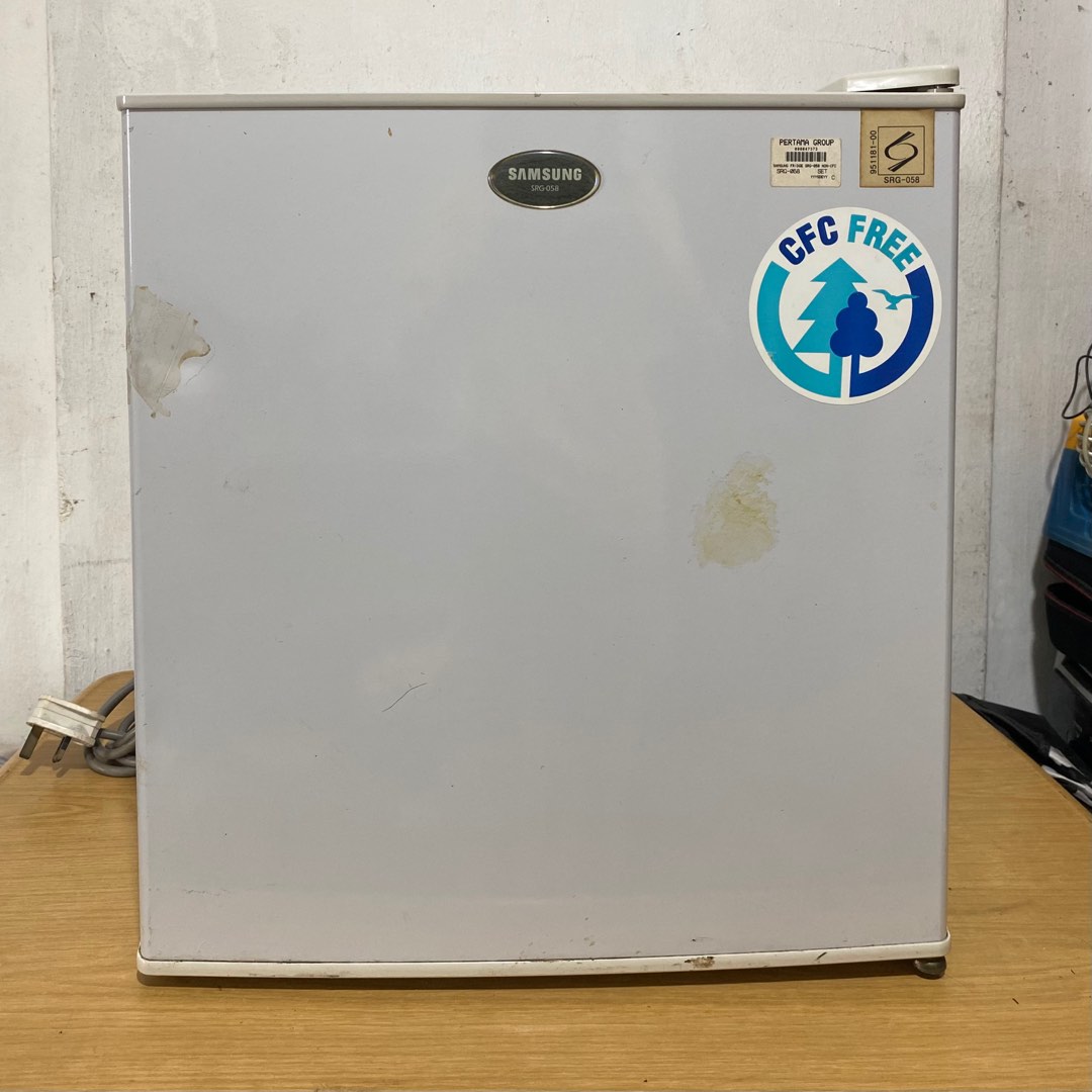 Samsung Mini Fridge Refrigerator SRG-058, TV & Home Appliances, Kitchen ...