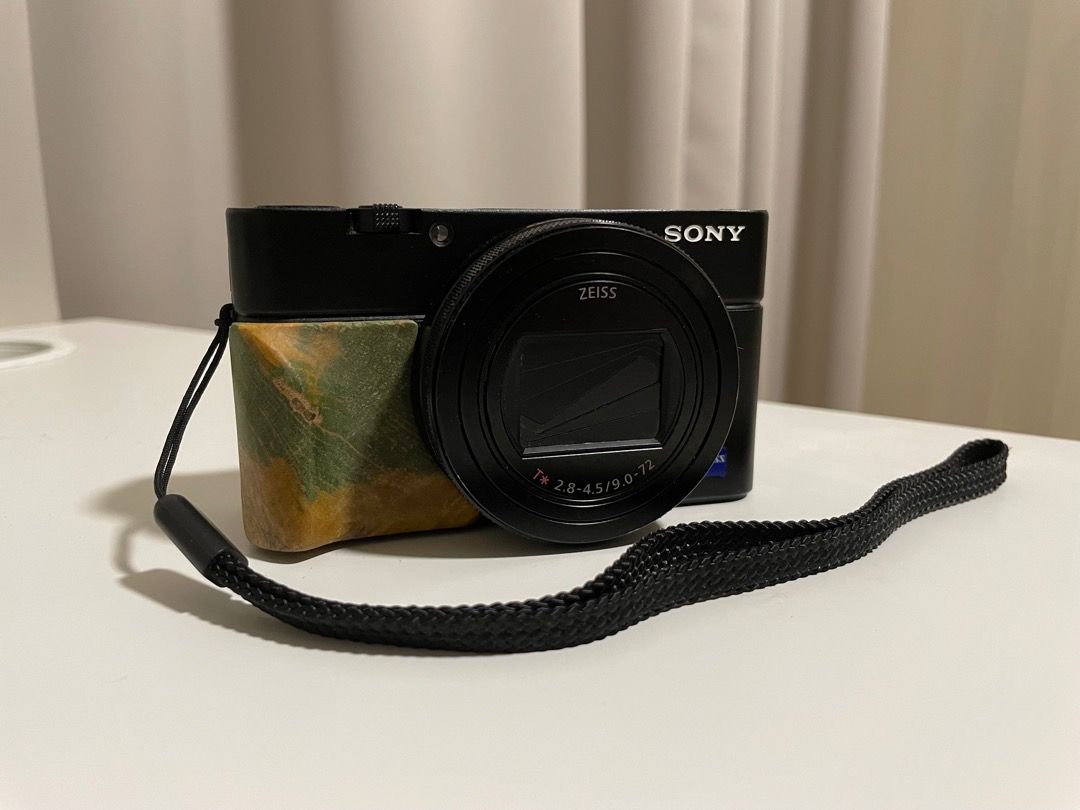 Sony RX100 Mark VII (7), Photography, Cameras on Carousell