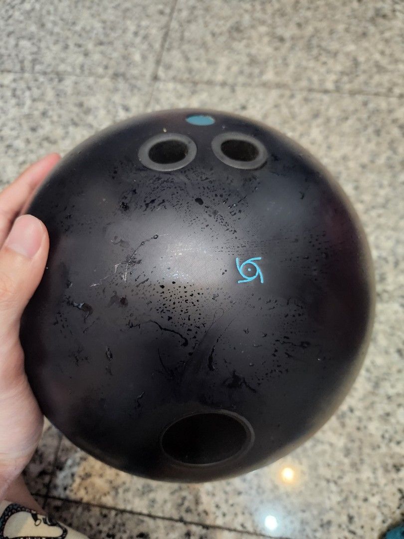 Storm Natural Bowling ball, Sports Equipment, Sports & Games, Billiards ...
