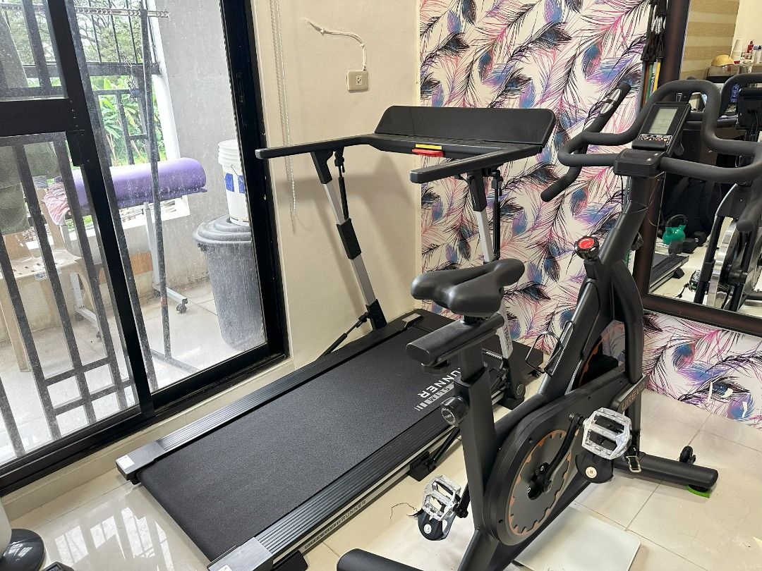 Trax Runner 3.0 Treadmill + Stationary Spin Bike - 35 lbs, Sports ...