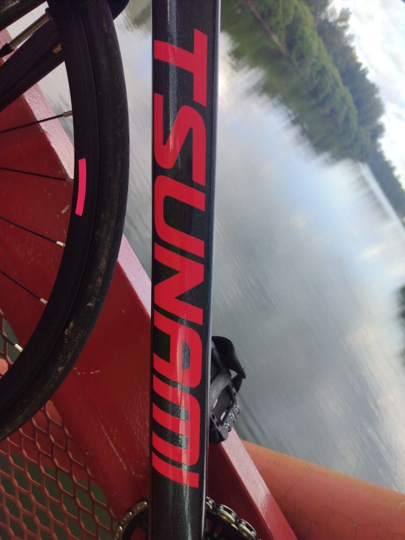 Tsunami black and pink colour way, Sports Equipment, Bicycles & Parts ...