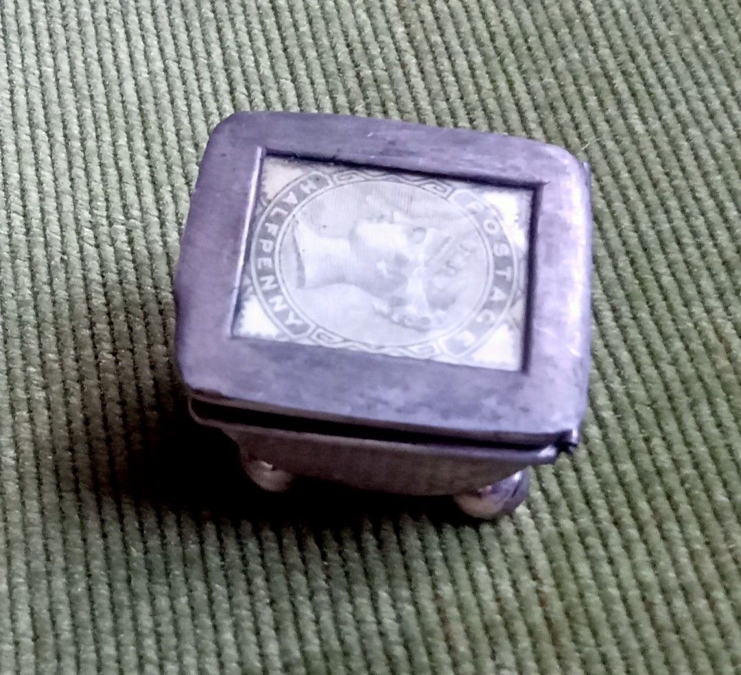 Vintage single Victoria stamp box, Hobbies & Toys, Memorabilia ...