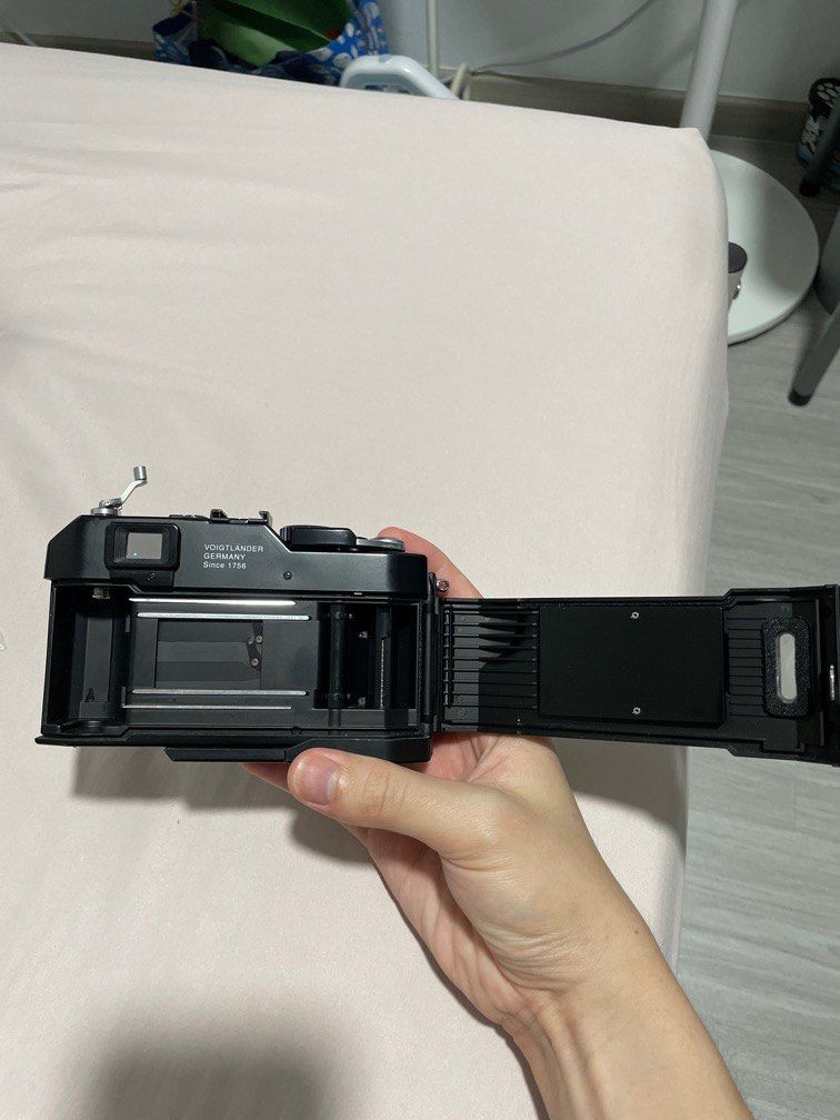 Voigtlander Bessa R w/ hand grip, Photography, Cameras on Carousell
