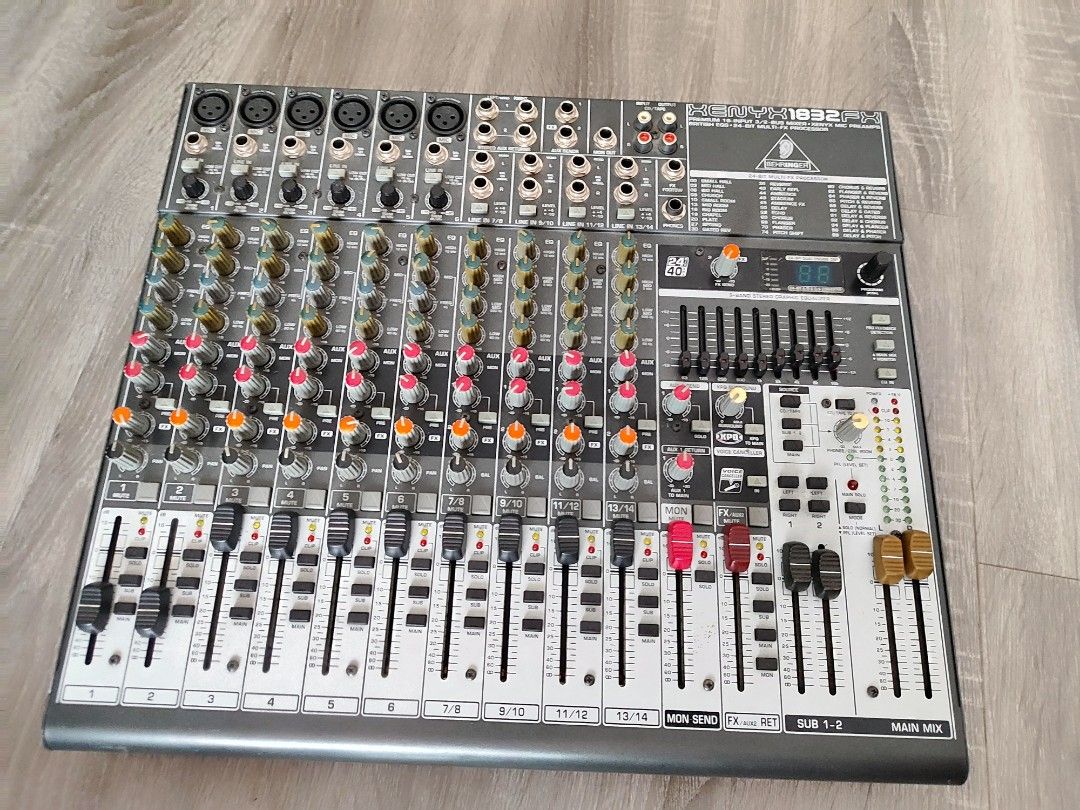 Xenyx Beringer 1832 FX(Free Graphic EQ and Compressor units), Audio ...