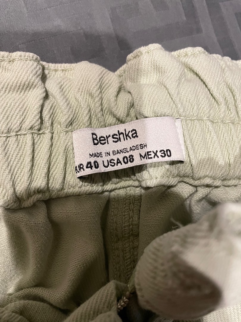 Bershaka Jeans, Women's Fashion, Bottoms, Jeans & Leggings on Carousell