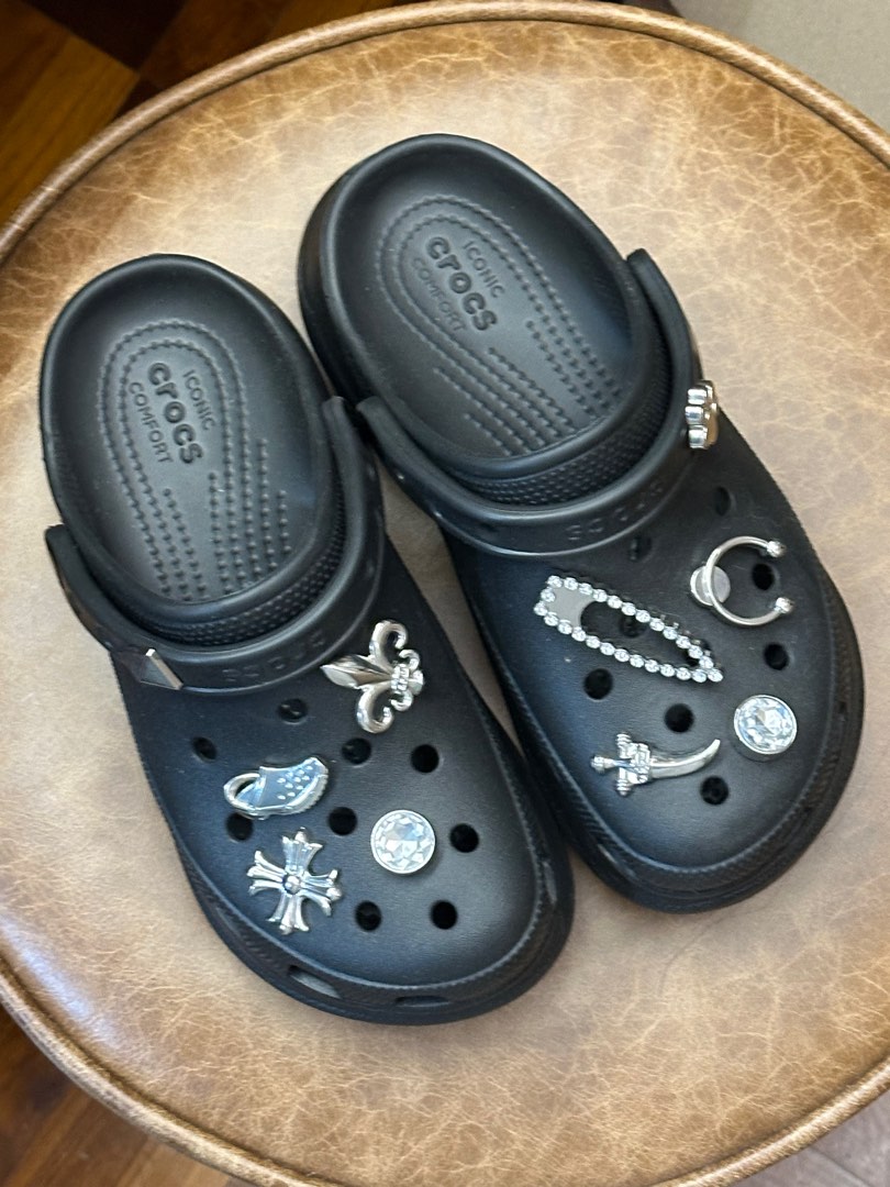 Black Crocs Platform with original Jibbitz, Women's Fashion, Footwear, Sandals on Carousell