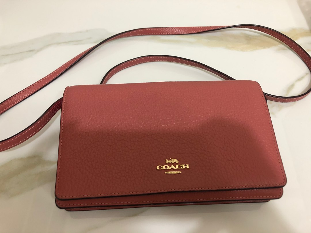 COACH 荔枝紋牛皮WOC斜背包, 她的時尚, 包包、錢包, 皮夾、卡片套在旋轉拍賣