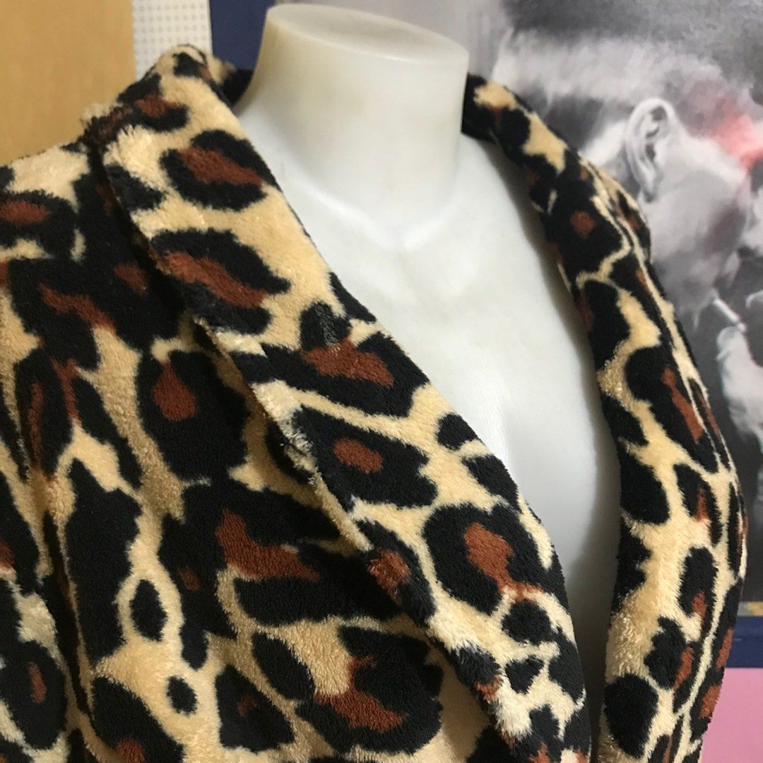 Covington Animal Print Fluffy Robe, Women's Fashion, Undergarments ...