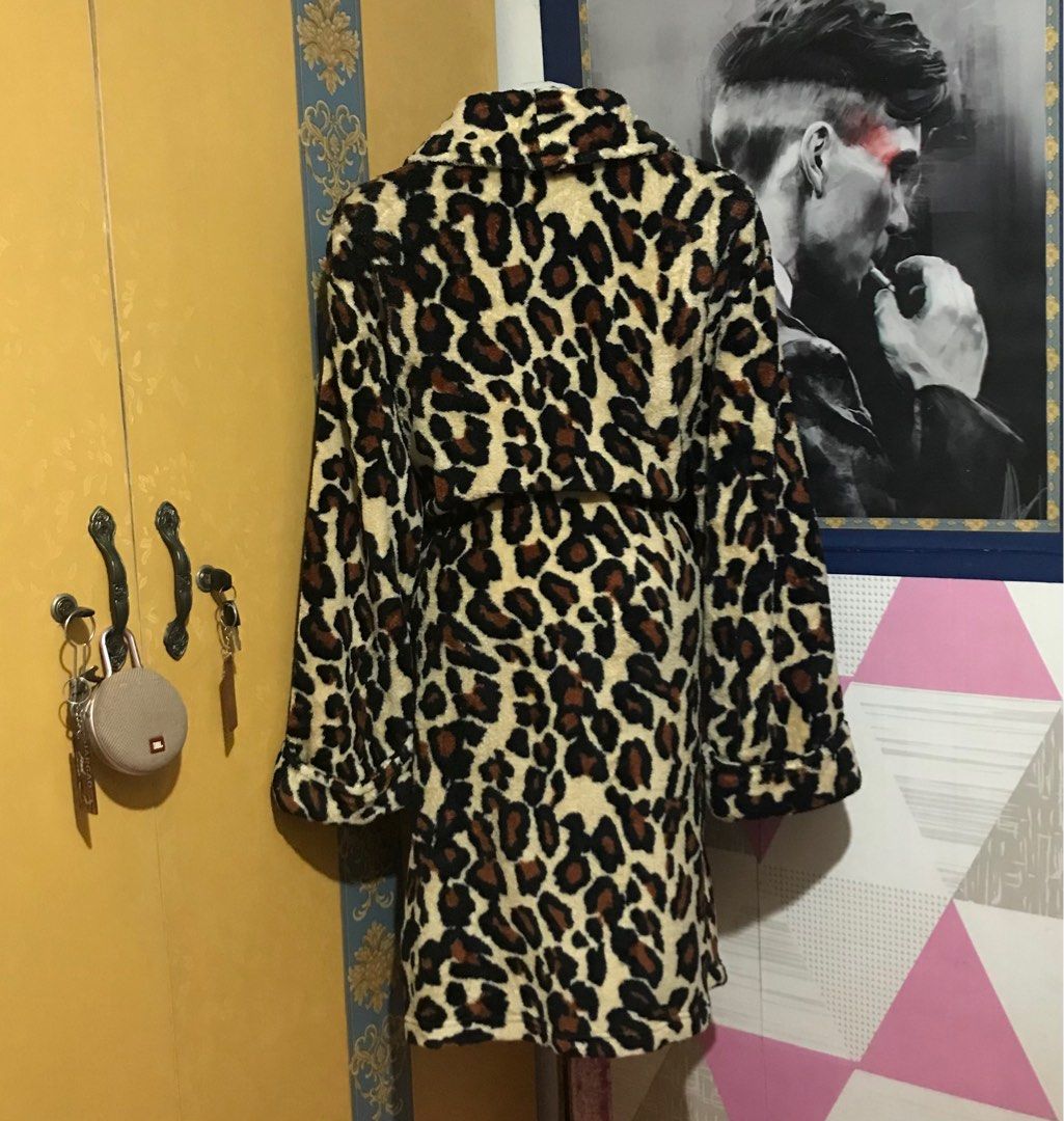 Covington Animal Print Fluffy Robe, Women's Fashion, Undergarments ...