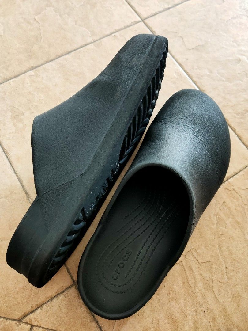 Crocs Dylan clogs US11, Men's Fashion, Footwear, Flipflops and Slides ...