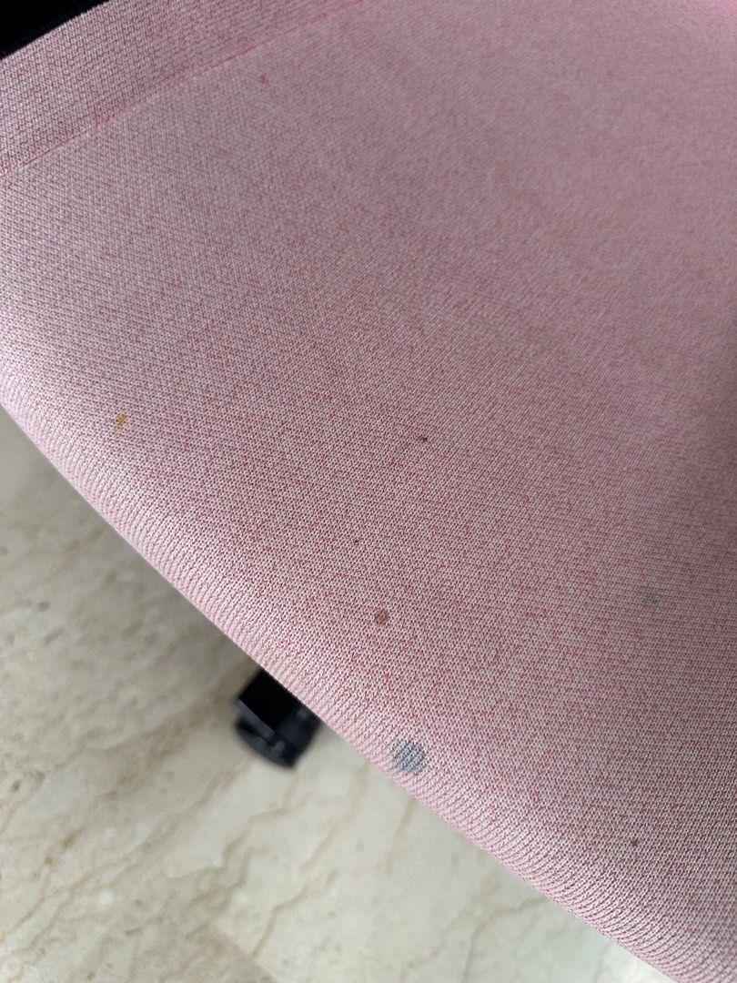 D.Va Secretlab Gaming Chair (Titan EVO), Furniture & Home Living ...