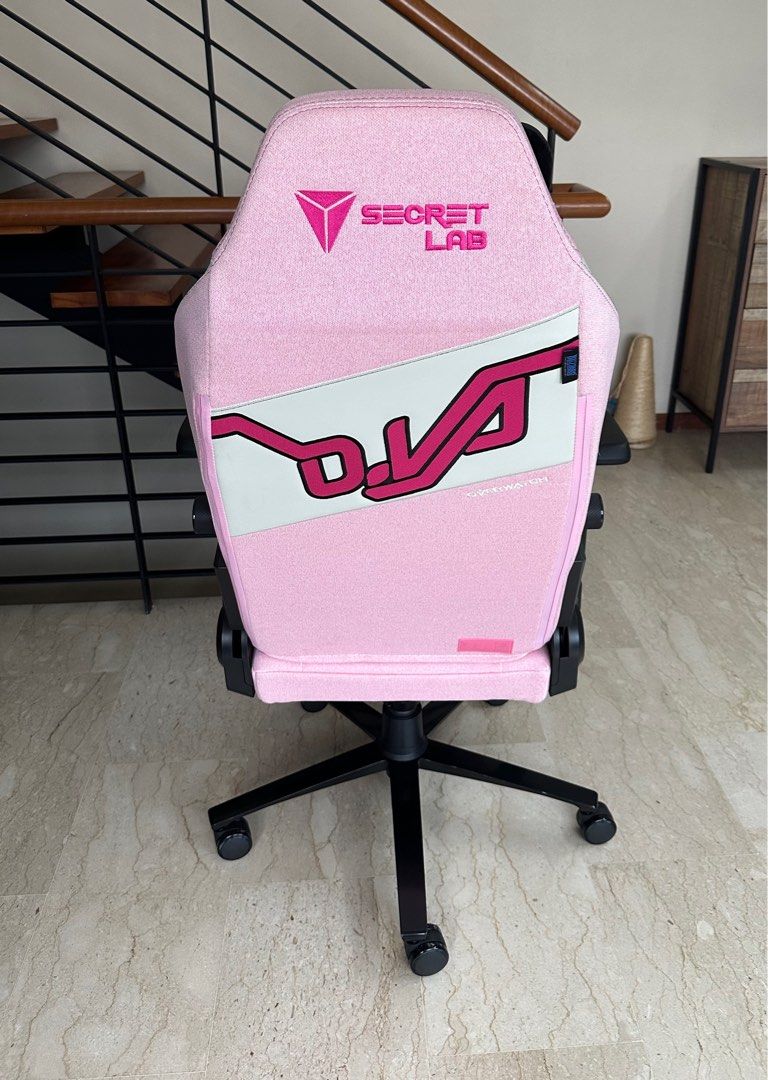D.Va Secretlab Gaming Chair (Titan EVO), Furniture & Home Living ...