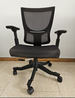Office Chair- Lightly used less than a year old chair Selling due to ...