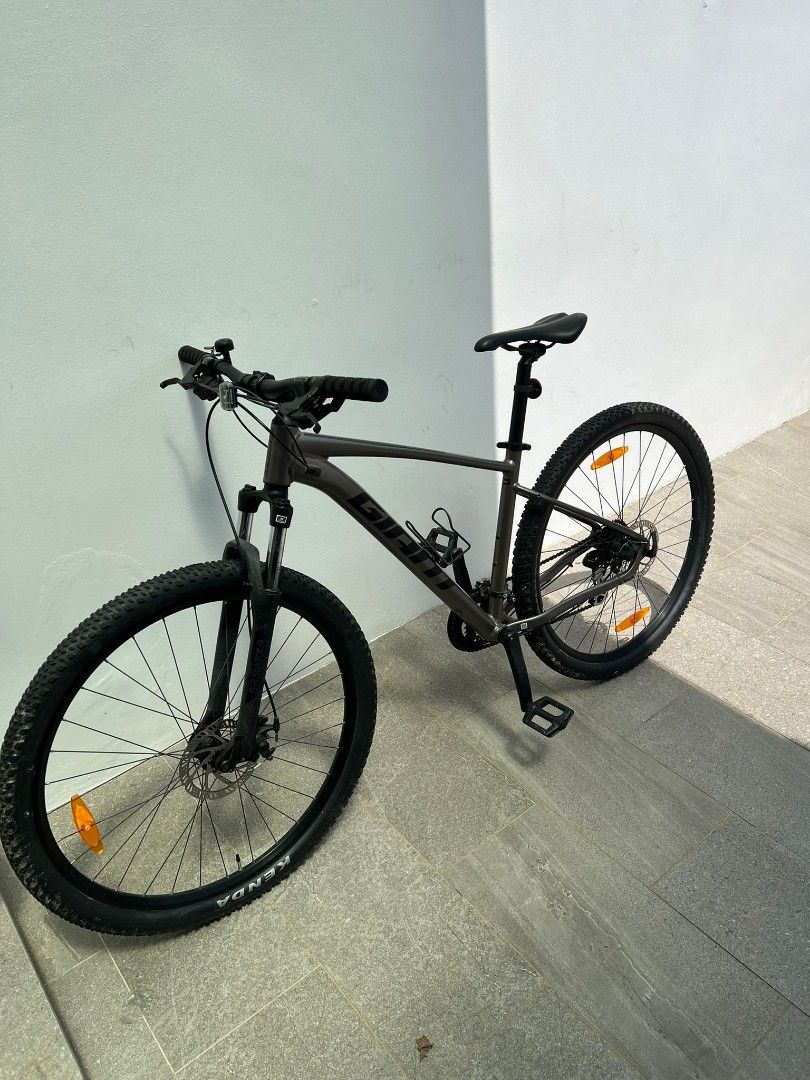 Giant Bicycles, Sports Equipment, Bicycles & Parts, Bicycles on Carousell