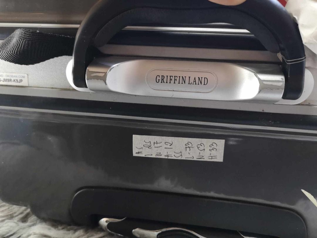 Griffin Land hard Shell Spinner Wheeled Luggage, Hobbies & Toys, Travel, Luggage on Carousell